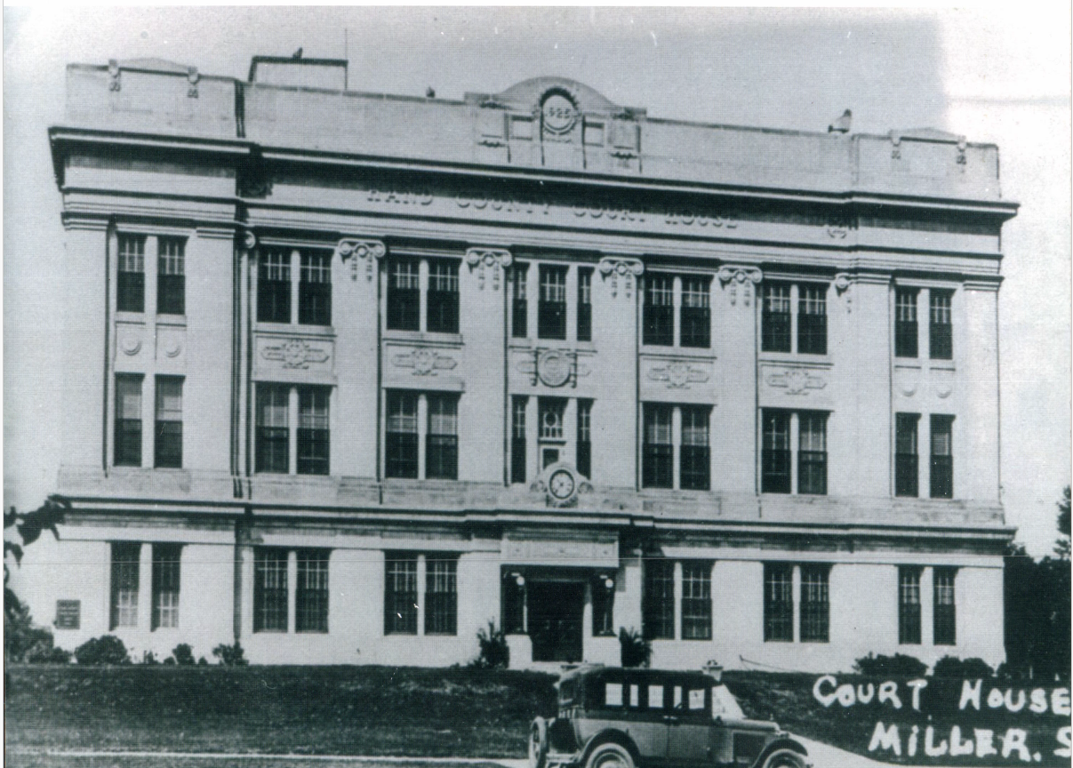 Courthouse Photo - Hand County, South Dakota
